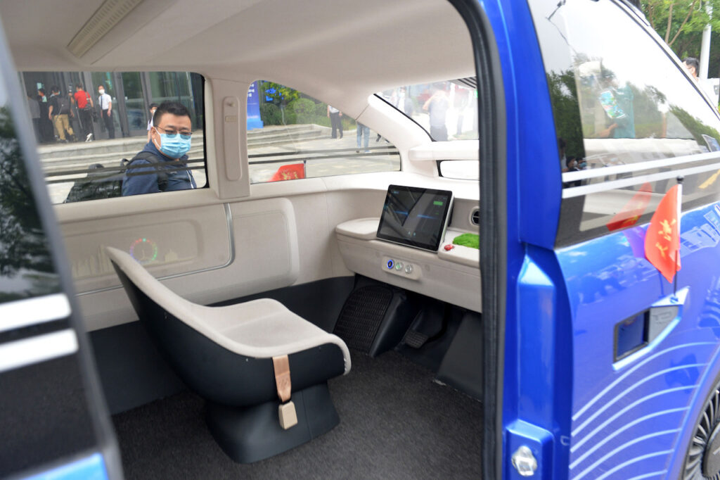 China’s First Pure Solar Car to Reduce 25 kg of Carbon Emission/100 km