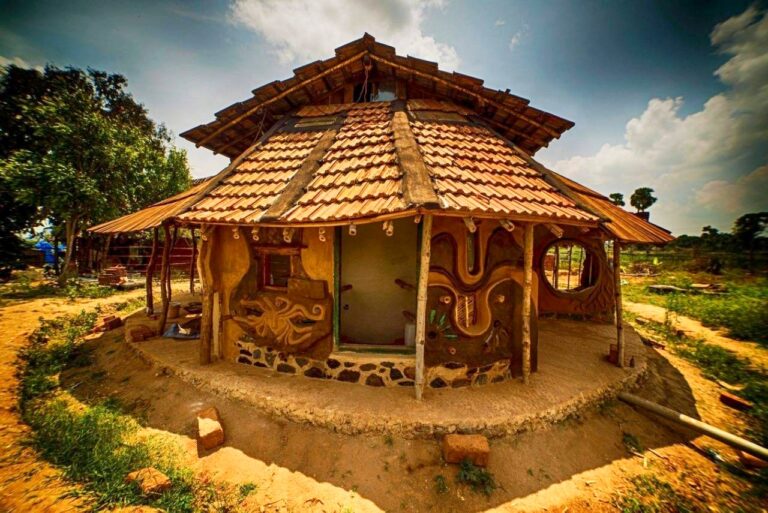 What is a Mud House? Pros and Cons of Mud Houses