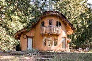 What is a Mud House? Pros and Cons of Mud Houses